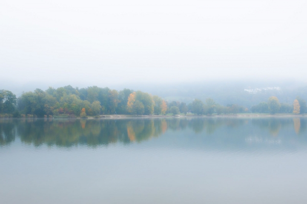 Ein kühler Herbsttag am Pleschinger See | Clfoto